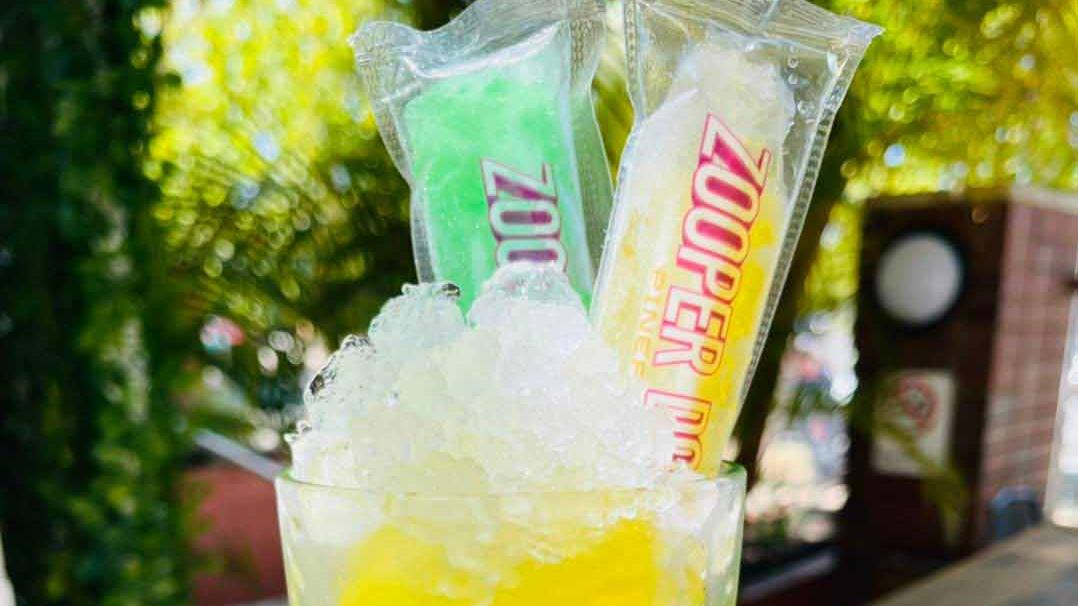 Prepare For A Brain Freeze, Zooper Dooper Cocktails Are So Hot Right Now