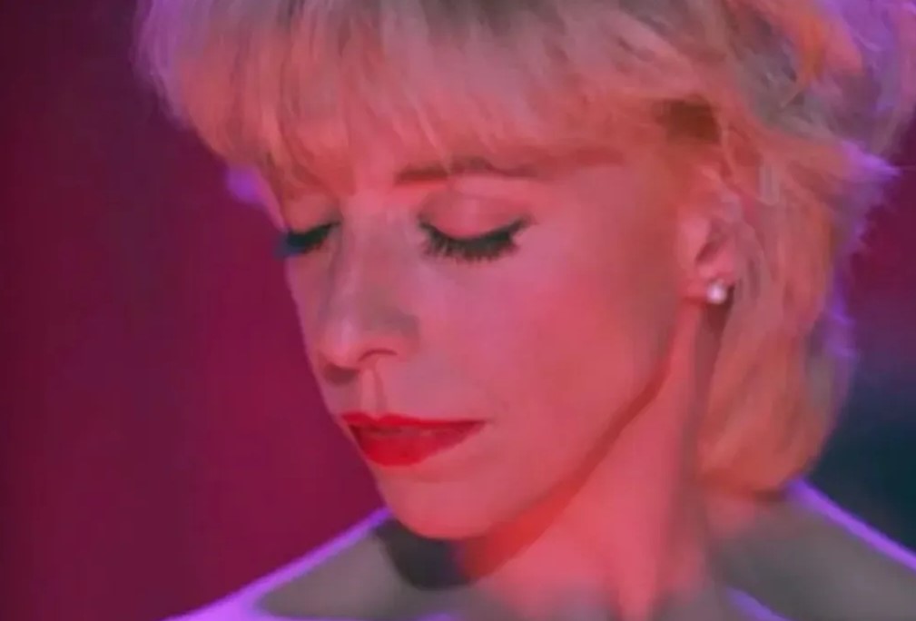 Julee Cruise, Best Known For The Theme Song Of 'Twin Peaks', Dies At 65