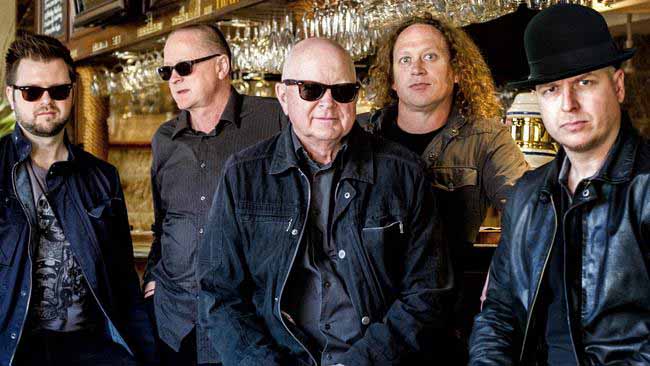Aussie Pub Rockers The Angels Were The Backing Band For Chuck Berry ...
