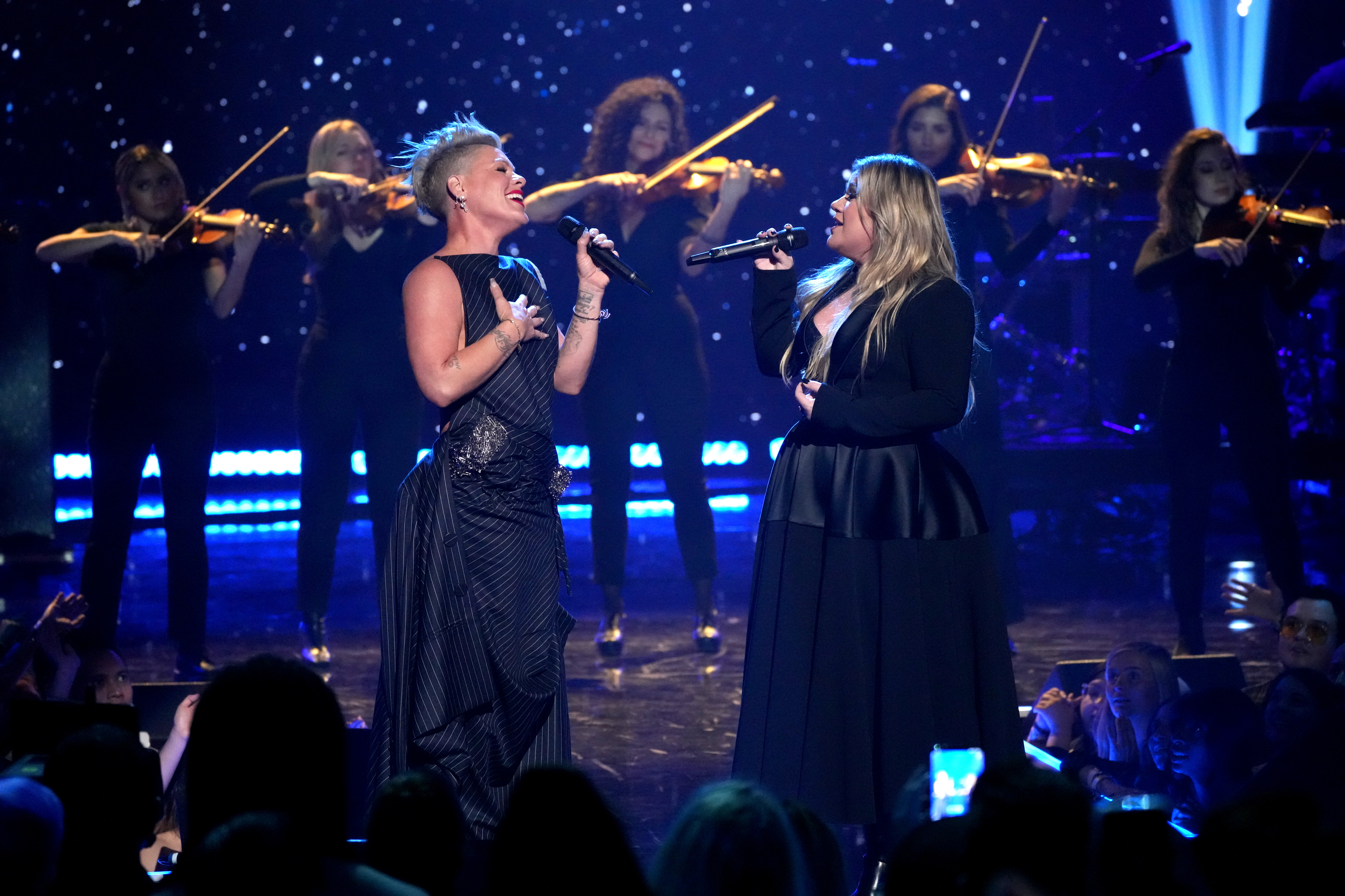 Watch Kelly Clarkson Join Forces With P!NK To Deliver Powerful Duet